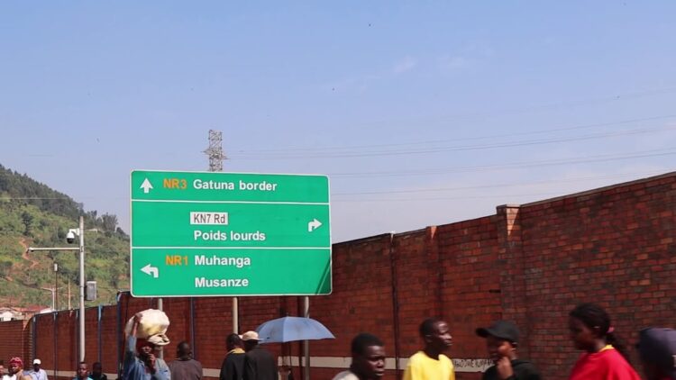 Polisi y'u Rwanda yagiriye inama abagenzi bakora ingendo muri iyi minsi ...